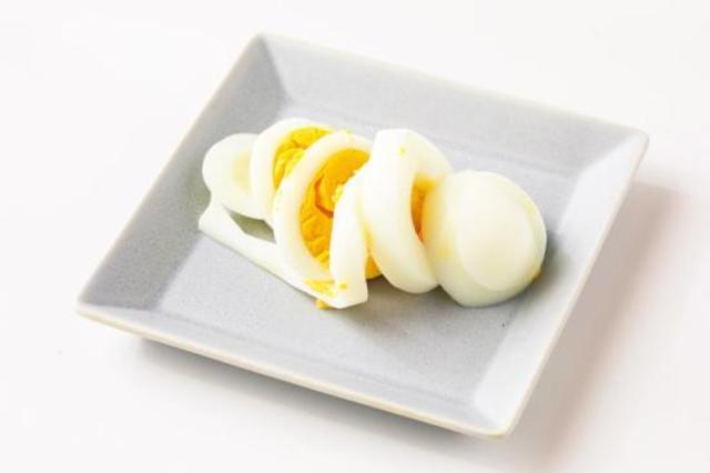 写真 (1枚目) - 「早っ！」包丁で26秒かかったゆで卵スライスがまさかの“超時短”！ - LOCARI（ロカリ）