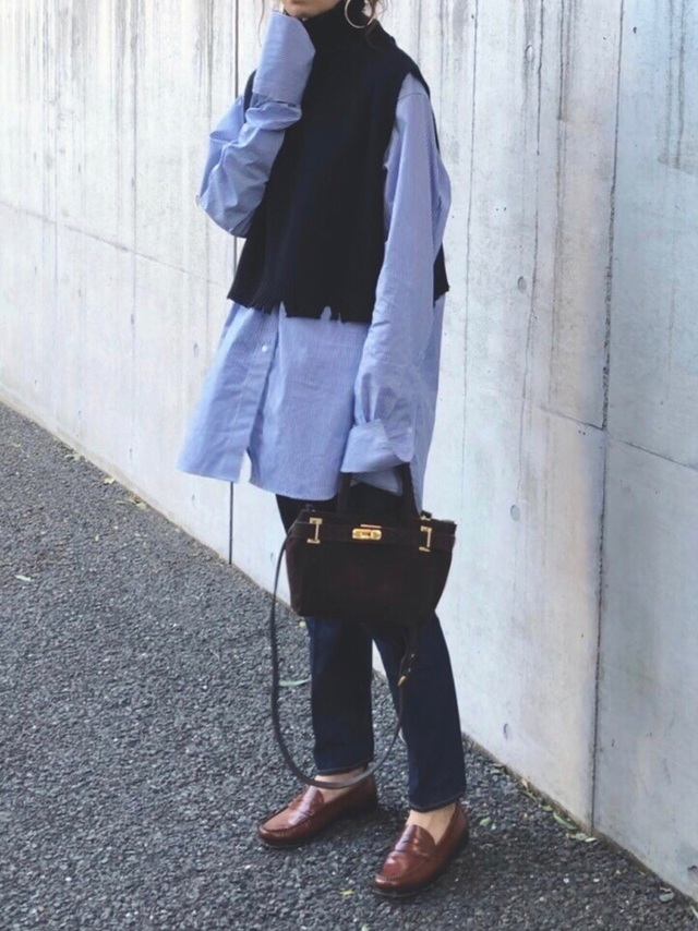 写真 (12枚目) - ニットベストブーム到来♡コーデSNAPで学ぶ「着こなしテクニック」 - LOCARI（ロカリ）