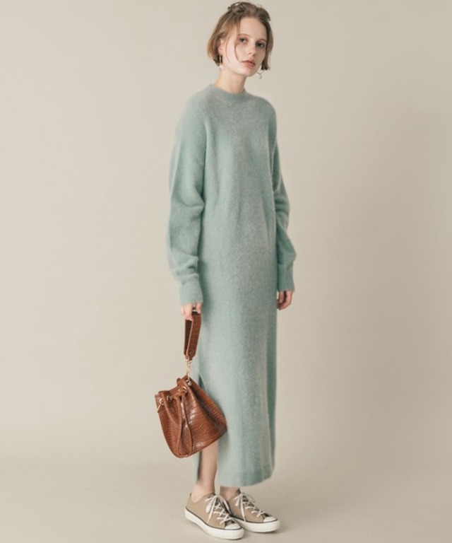 写真 (21枚目) - [2020]冬もスニーカーを履きたい！オフィスカジュアルのお手本コーデ集 - LOCARI（ロカリ）