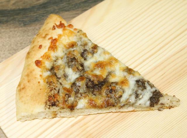 写真 (6枚目) - トリュフ入りで300円台！業務スーパーの冷凍ピザ、コスパよすぎでは？ - - LOCARI（ロカリ）