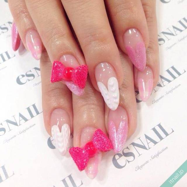 写真 (5枚目) - 大人可愛く上品に♡ハートを取り入れたニットネイルデザイン特集 - LOCARI（ロカリ）