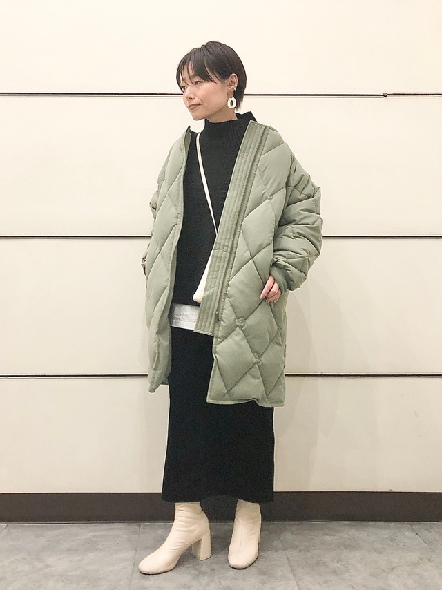 写真 (10枚目) - 「白ニットor黒ニット」今年はどっちをどう着こなす？ - LOCARI（ロカリ）