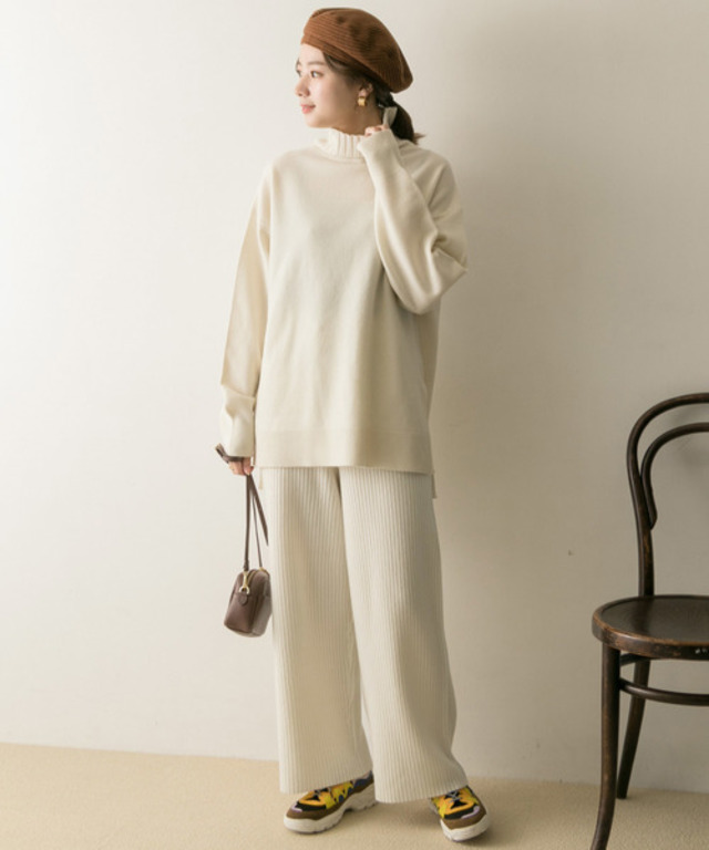 写真 (3枚目) - 2019年冬のニットパンツコーデ♪大人女性にマストな着こなし方特集 - LOCARI（ロカリ）