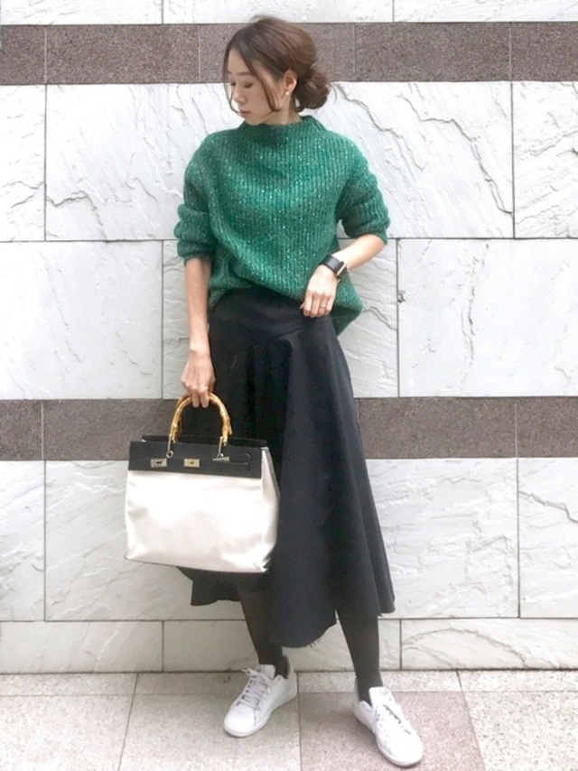 写真 (22枚目) - [2020]ビジネスカジュアルはスニーカーで格上げ♪おすすめのレディースコーデ集 - LOCARI（ロカリ）