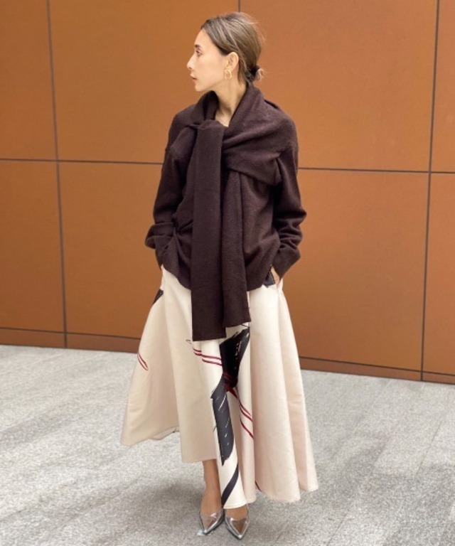 写真 (13枚目) - 働くあなたを応援する！着心地＆着回し力抜群のニットコーデ15選 - LOCARI（ロカリ）