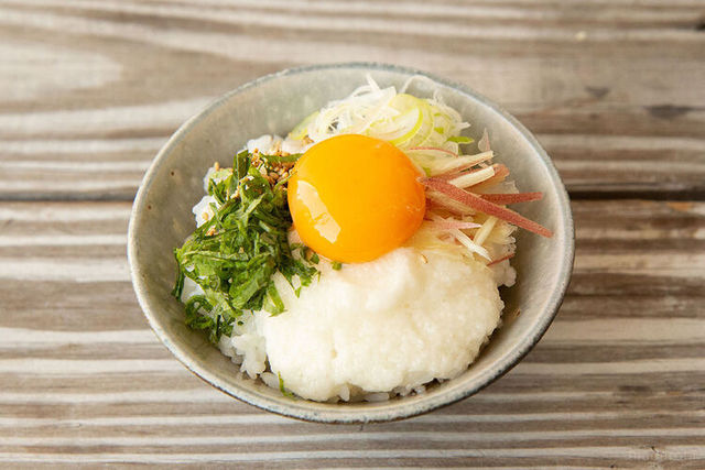 写真 (6枚目) - 卵かけごはん好きの編集部員が食べている、7つの外さないTKGアレンジ - LOCARI（ロカリ）