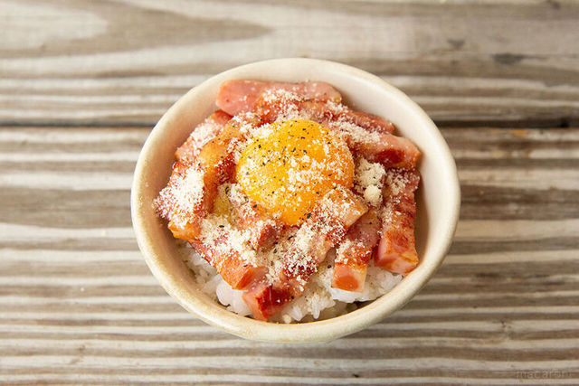 写真 (8枚目) - 卵かけごはん好きの編集部員が食べている、7つの外さないTKGアレンジ - LOCARI（ロカリ）