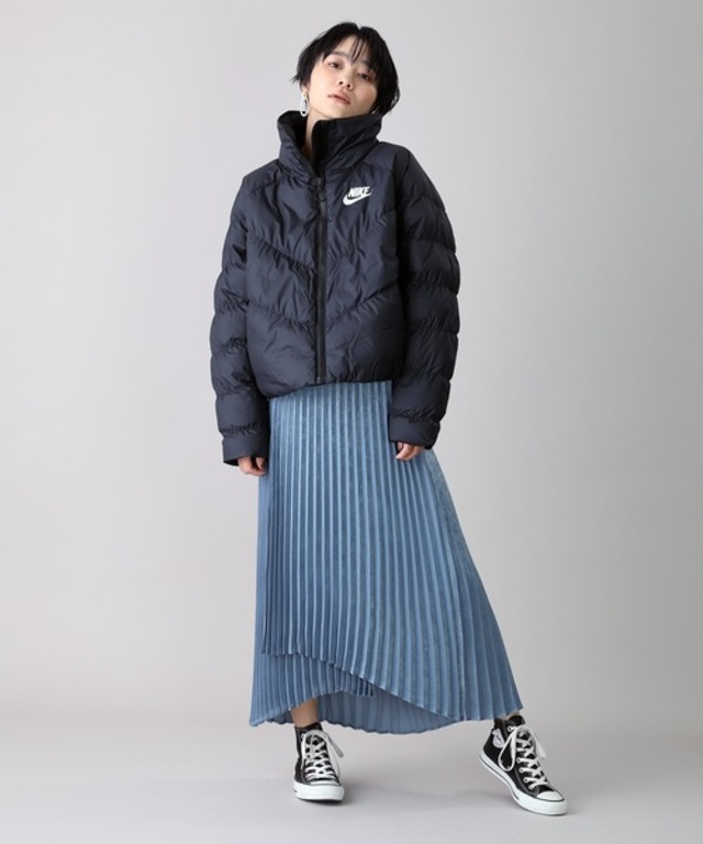 写真 (2枚目) - 上手く取り入れるとこんなに可愛い！大人が楽しむスポーツMIXスタイル - LOCARI（ロカリ）