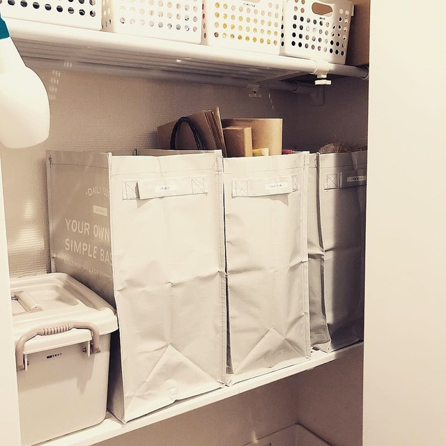 写真 (9枚目) - セリア「ランドリーBOX」は洗面所以外で大活躍！かさばる大物がスッキリ"収納の神ワザ5" - LOCARI（ロカリ）