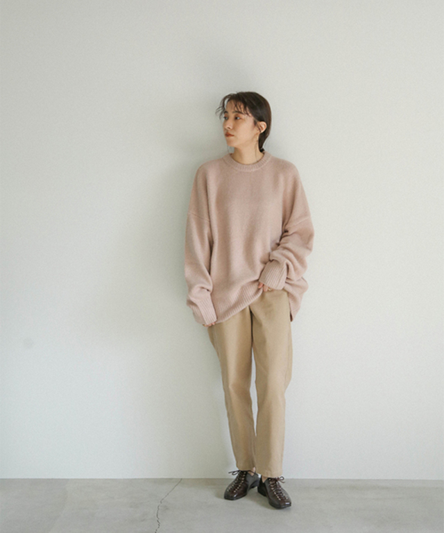 写真 (4枚目) - ほんのり甘めで可愛らしい♪大人女子のピンクニットスタイル15選 - LOCARI（ロカリ）