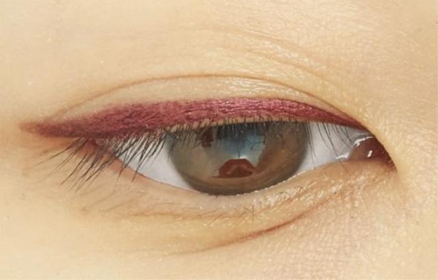 写真 (20枚目) - ドキッとするほど目が魅力的…赤アイライナーを使いこなして垢抜けeyeに - LOCARI（ロカリ）