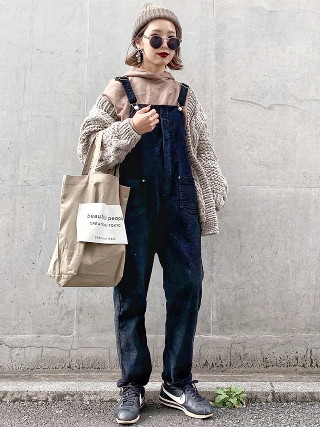 写真 (11枚目) - 脱マンネリ＆脱部屋着感！真冬の「パーカーコーディネートSNAP」10連発 - LOCARI（ロカリ）