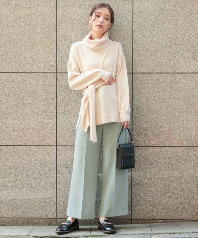 写真 (24枚目) - [2020最新]オフィスカジュアルとは？NG＆季節別の見本コーデを総まとめ - LOCARI（ロカリ）