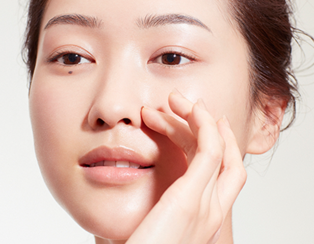 写真 (7枚目) - ファンデ選びで印象チェンジ。春の願望実現「ファンデカタログ」 - LOCARI（ロカリ）