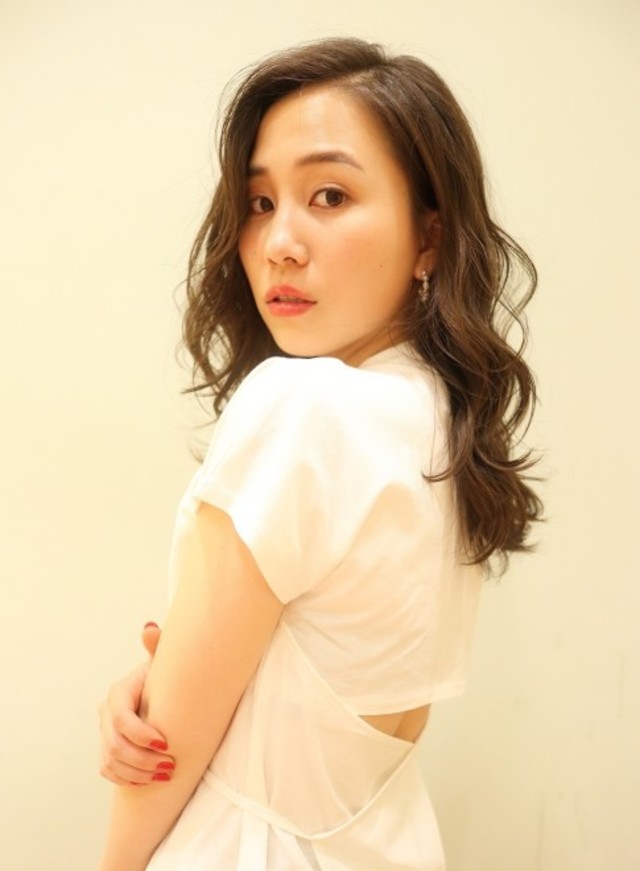 写真 (6枚目) - なんだか垢抜けないを解決！春のNEWヘアは「ミディアムロング」に決まり♡ - LOCARI（ロカリ）