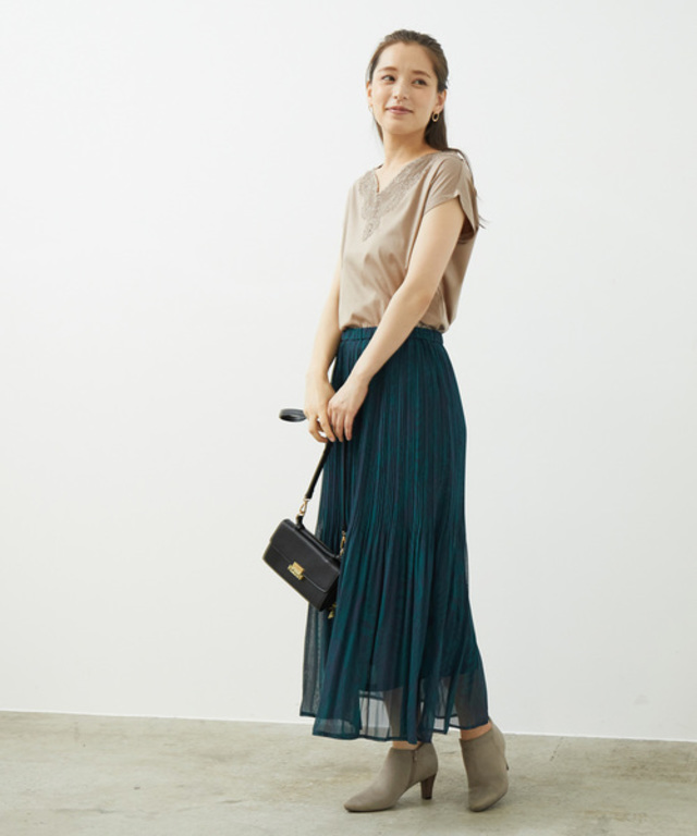 写真 (6枚目) - WEB会議におすすめのコーデ特集！テレワークでもおしゃれな服装で好印象♪ - LOCARI（ロカリ）