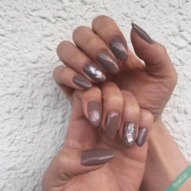 写真 (2枚目) - 大人の女性に根強い人気♡最新『シェルネイルデザイン』TOP10 - LOCARI（ロカリ） - LOCARI（ロカリ）