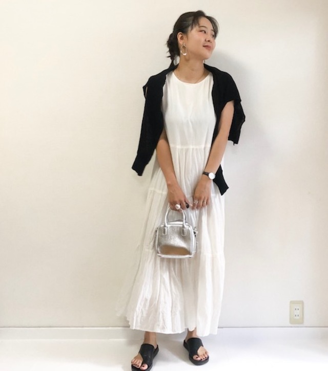 写真 (3枚目) - プチプラに見えない♡GU「シアーニット」で手抜きに見せないキレイめ着回しコーデ4選 - LOCARI（ロカリ）