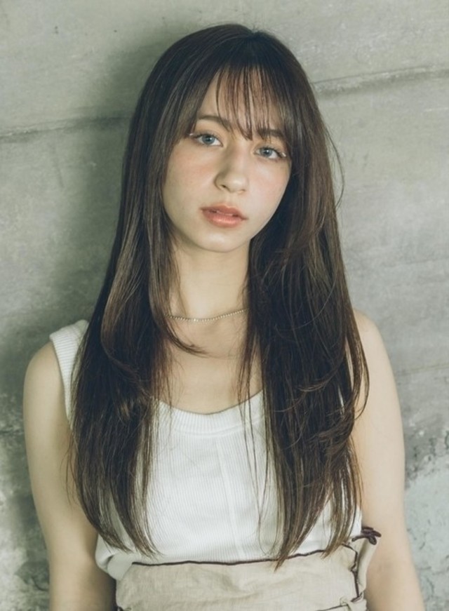 写真 (11枚目) - バッサリ切らなくてもイメチェン可能！「顔周りレイヤー」で軽やか夏ヘア10選 - LOCARI（ロカリ）