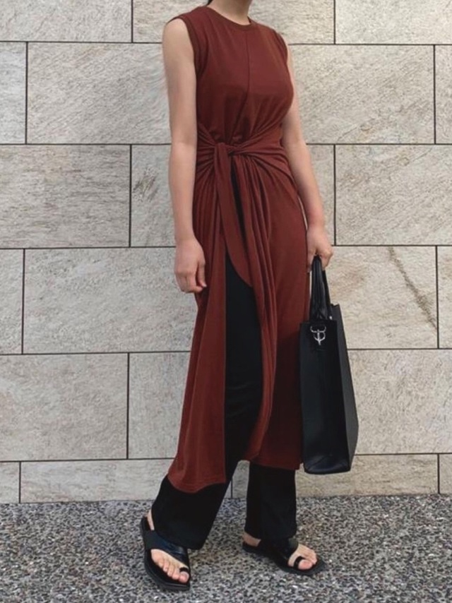 写真 (2枚目) - A4がすっぽり！褒められ確実「お仕事バッグ」を価格別にご紹介♡ - LOCARI（ロカリ）