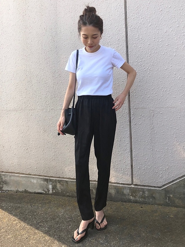 写真 (2枚目) - 秋までお世話になります！おとな女子の「白TコーデSNAP」11連発 - - LOCARI（ロカリ）