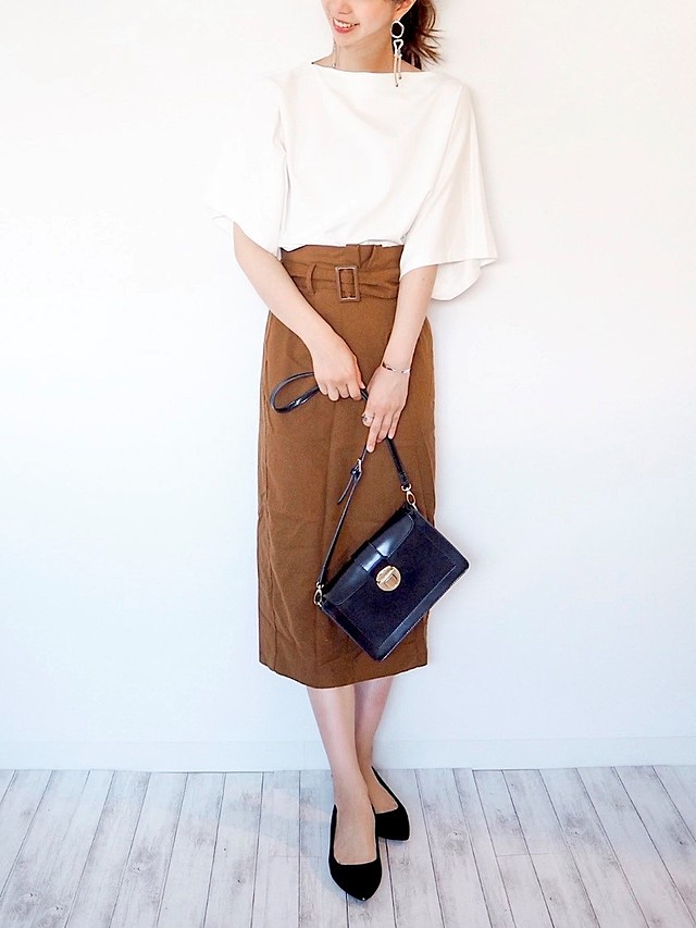 写真 (5枚目) - 夏から秋のスイッチコーデに超使える！GU店舗限定「万能Tシャツ」で夏コーデvs秋コーデ - LOCARI（ロカリ）