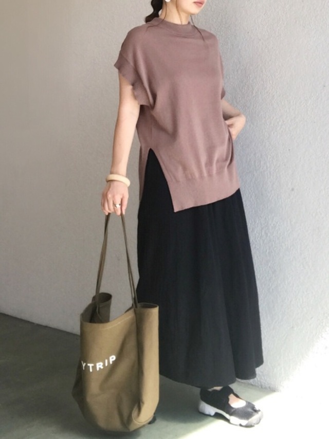 写真 (11枚目) - 2020年はどう着る？最新ニットベストコーデ一気見せ♡ - LOCARI（ロカリ）