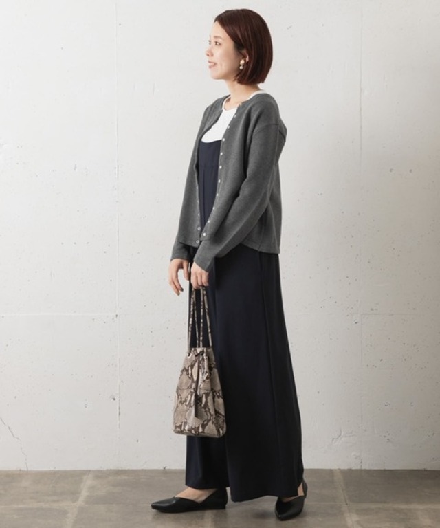 写真 (4枚目) - 30代に似合う、秋の「サロペットコーデ」大人っぽく着こなすコツ教えます♡ - LOCARI（ロカリ）
