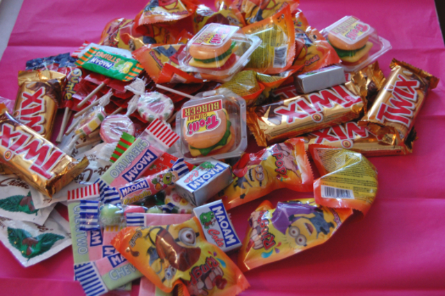 写真 (6枚目) - 海外版スイカ割り！？誕生日会や女子会に「ピニャータ」をDIY - LOCARI（ロカリ）