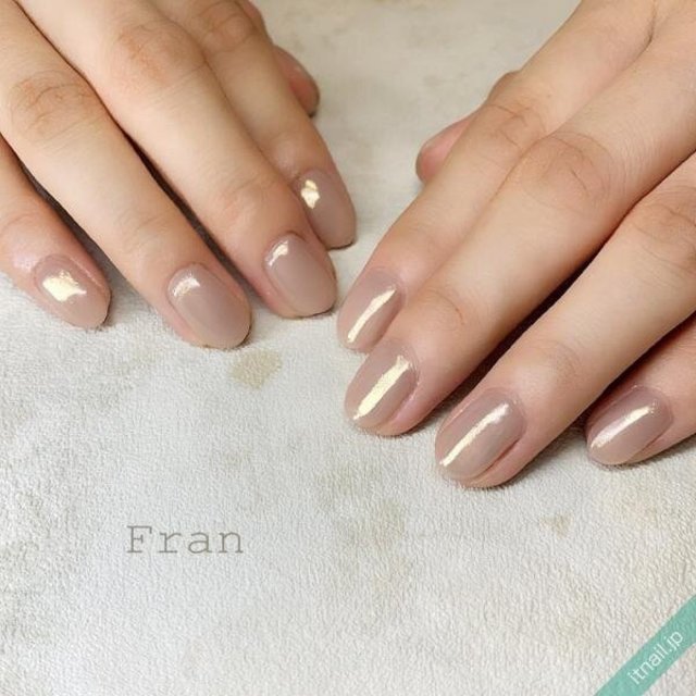 写真 (9枚目) - ひと塗りでオシャレ♡秋の「ワンカラーネイル」ランキングTOP10 - - LOCARI（ロカリ）