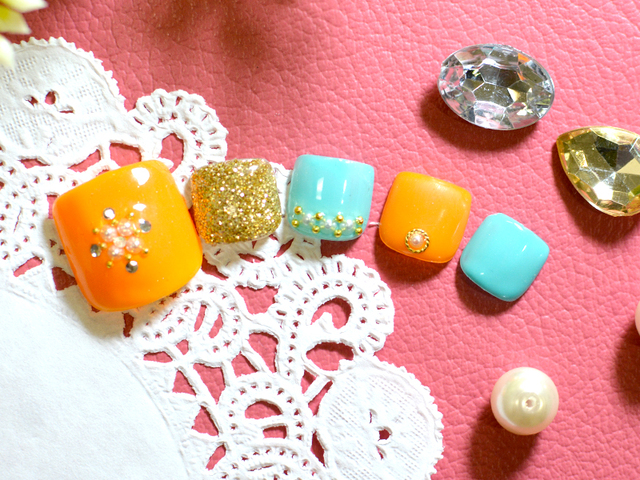 写真 (7枚目) - おでかけが2倍楽しく！ウキウキしちゃうネイルデザイン7選 - LOCARI（ロカリ） - LOCARI（ロカリ）