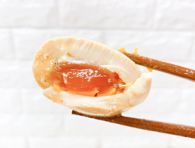 写真 (13枚目) - 550円で出していいの…？セブン「とみ田」の新作、完全にお店のクオリティだった - - LOCARI（ロカリ）