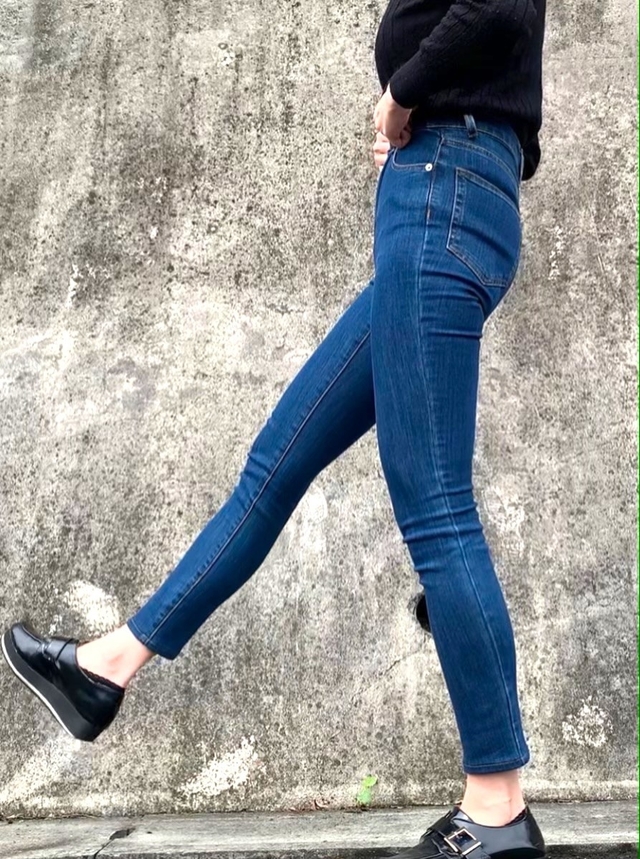 写真 (3枚目) - GUの「1490円デニム」こんなに脚が長く見えるなんて…コスパ良すぎ！ - - LOCARI（ロカリ）