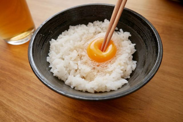 写真 (4枚目) - マジで美味いと話題の「極上の卵かけご飯」 新鮮すぎる味にびっくり - - LOCARI（ロカリ）