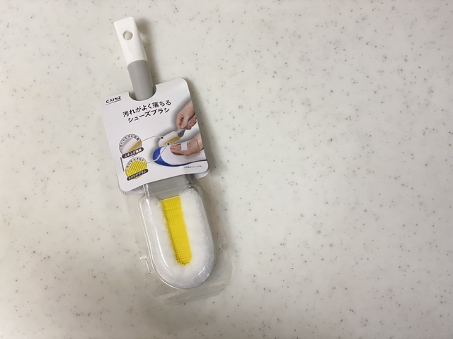 写真 (1枚目) - 神すぎ[カインズ]「200円台！究極の地味すご」凄まじく優秀！「上履きの頑固汚れ」秒で解決 - LOCARI（ロカリ）