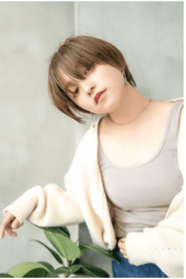 写真 (4枚目) - ショートヘアでマイナス3kg見えが叶う！初冬におすすめの髪型5選 - - LOCARI（ロカリ）