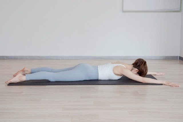 写真 (1枚目) - 3kg減量を目標にトライ！[下半身痩せ]に効果大“姿勢を美しくする”簡単習慣 - - LOCARI（ロカリ）