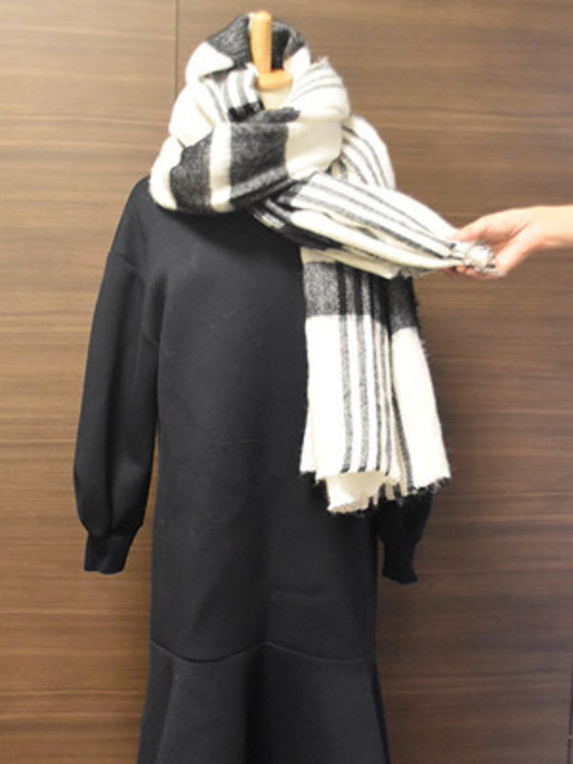 写真 (18枚目) - 簡単にできる！長方形ストールのこなれ感のある巻き方7選 - LOCARI（ロカリ）