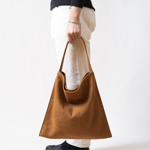 写真 (5枚目) - A4が入るのにおしゃれ♡周りと差がつく「褒められお仕事バッグ」6選 - - LOCARI（ロカリ）