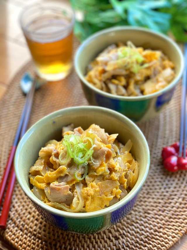 写真 (2枚目) - ALL10分以内で完成♡有り合わせで作る「簡単絶品丼ぶり」12選 - - LOCARI（ロカリ）