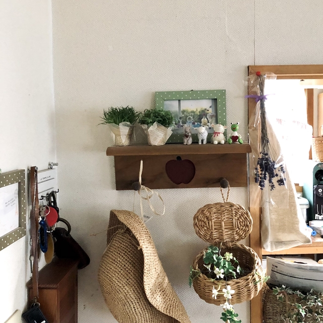 写真 (2枚目) - なんてオシャレさだ…。ダイソーの「330円ライト」でお部屋がカフェみたいになった - LOCARI（ロカリ）