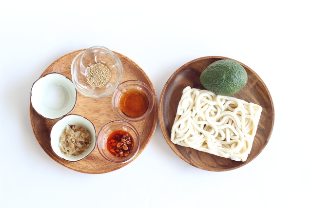 写真 (2枚目) - これぞ夏のズボラ飯♡「アボカド×うどん」がめちゃ旨！ - LOCARI（ロカリ） - LOCARI（ロカリ）