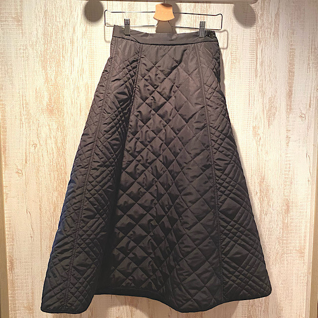 写真 (1枚目) - 低身長さん＆アラフォーさんにオススメ♡全方位「美人見えスカート」でNG・OKコーデ術 - LOCARI（ロカリ）