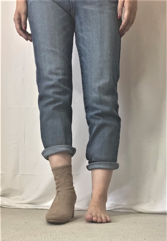 写真 (2枚目) - 足首太めさん必見！ユニクロの優秀「ショートブーツ」NG・OKコーデ3選 - LOCARI（ロカリ）
