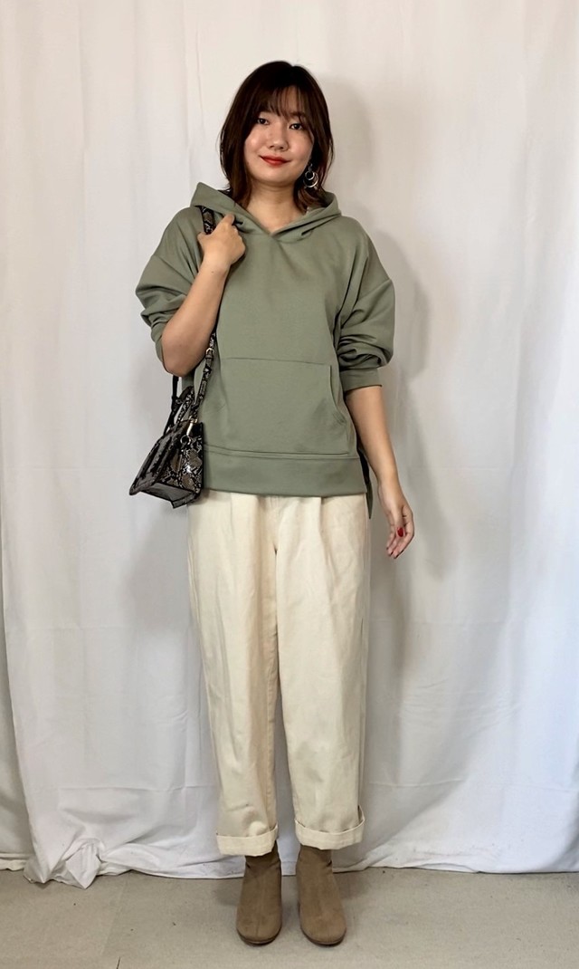 写真 (6枚目) - 足首太めさん必見！ユニクロの優秀「ショートブーツ」NG・OKコーデ3選 - LOCARI（ロカリ）