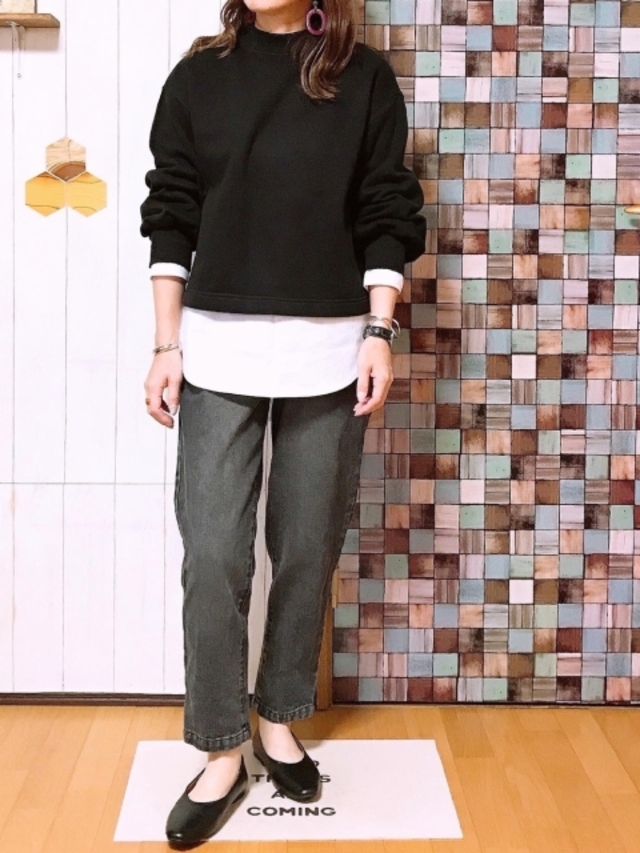 写真 (4枚目) - 去年のトップスが今っぽくなる？！ユニクロの「チラ見せTシャツ」は2020年秋のマストバイ！ - LOCARI（ロカリ）