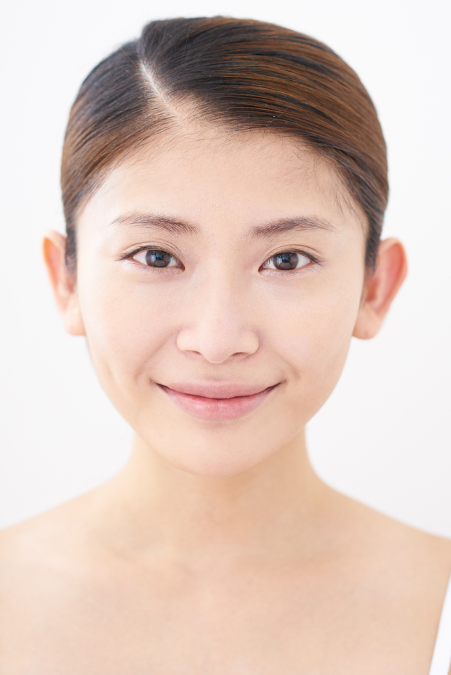 写真 (8枚目) - ナチュラルな「ツヤ肌」が最高の味方！ 大人のためのベースメイクの基本 - LOCARI（ロカリ）