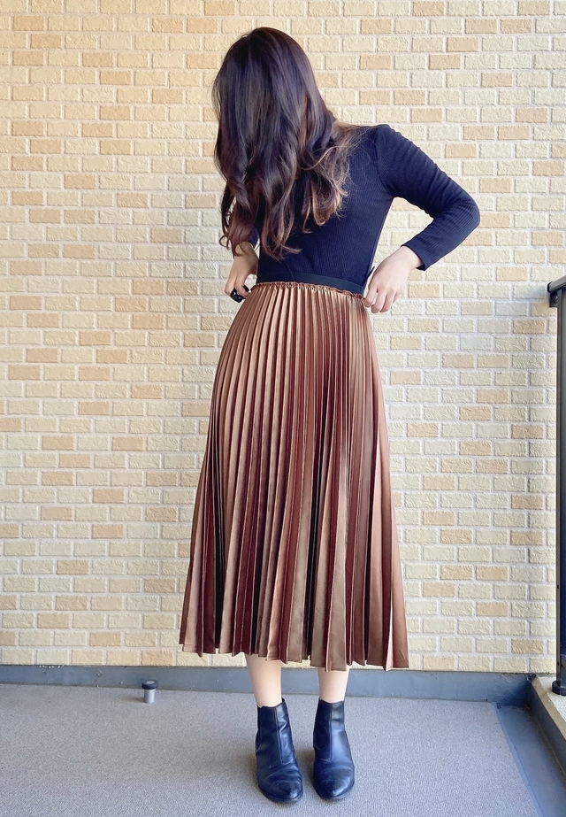 写真 (2枚目) - ヘビロテするに決まってる！ZARAの「4990円スカート」お値段以上のかわいさです - LOCARI（ロカリ）