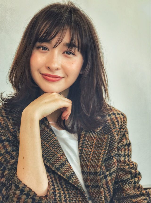 写真 (1枚目) - ほんの一手間で印象アカ抜け[前髪トレンド]を押さえておしゃれをクラスアップ - LOCARI（ロカリ）