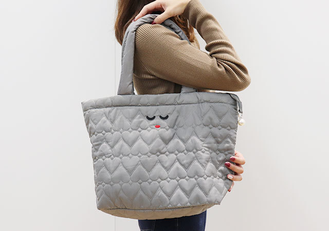 写真 (9枚目) - 「去年完売した付録よりスゴい！」A4もすっぽり♡アジョリーキルティングバッグつき最新ムック - LOCARI（ロカリ）